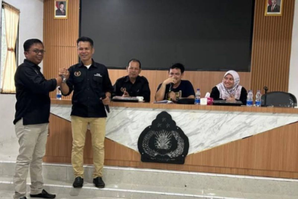 Konferensi PWI Dharmasraya tetapkan Roni Aprianto ketua periode 2026 ...