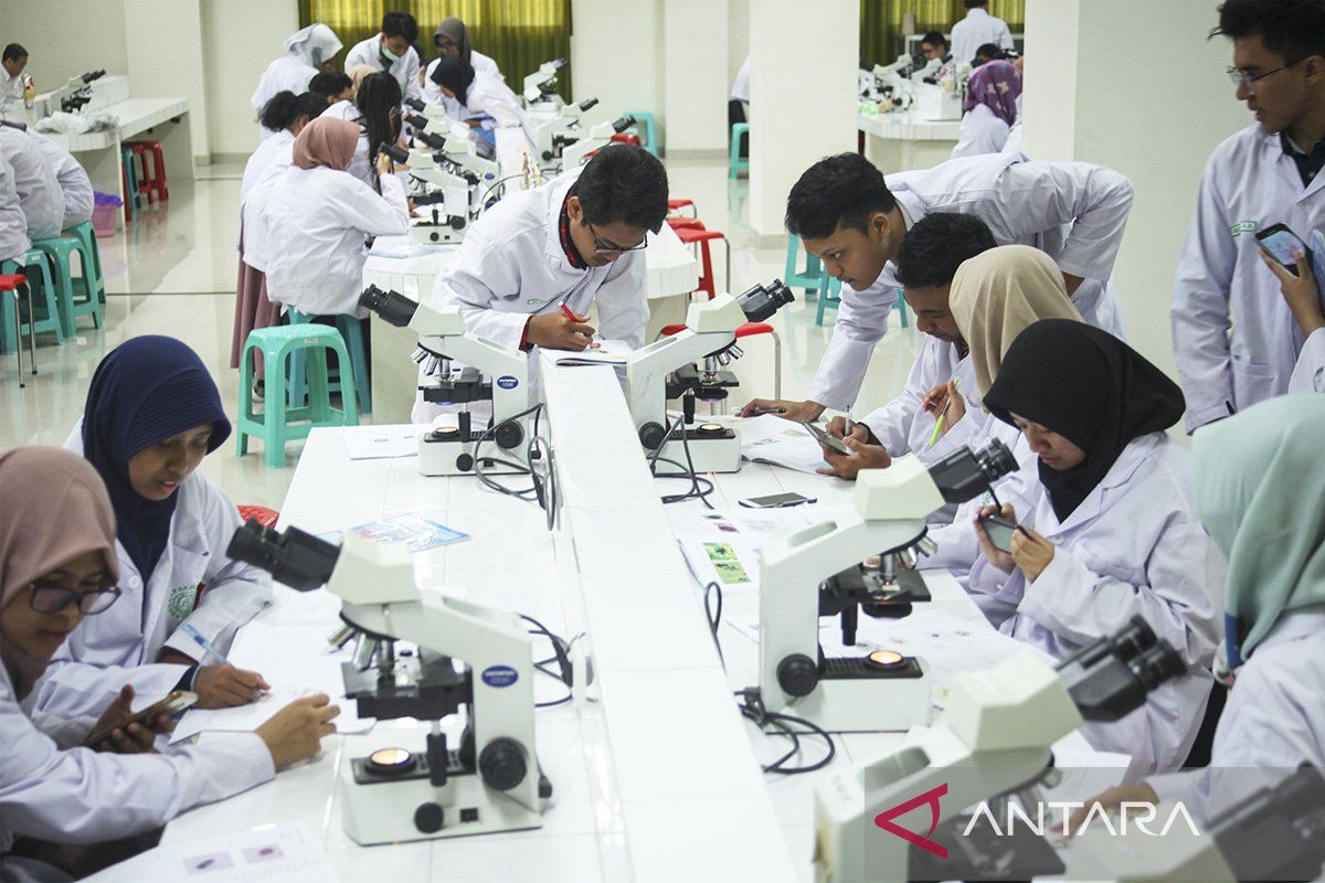 Kemdiktisaintek keluarkan aturan status dosen tetap bagi dokter klinis ...