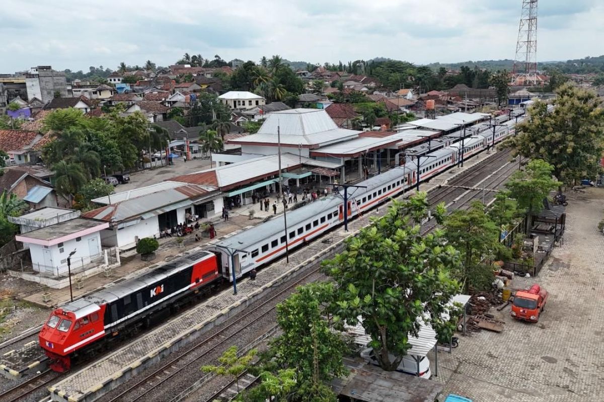 KAI Kirim 25 Unit Sarana Penumpang ke Sumatra Seiring Pertumbuhan ...