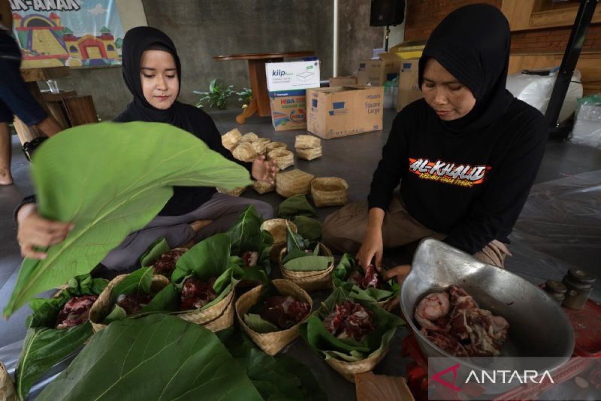 Kurangi plastik, pengemasan daging kurban gunakan bahan ramah ...