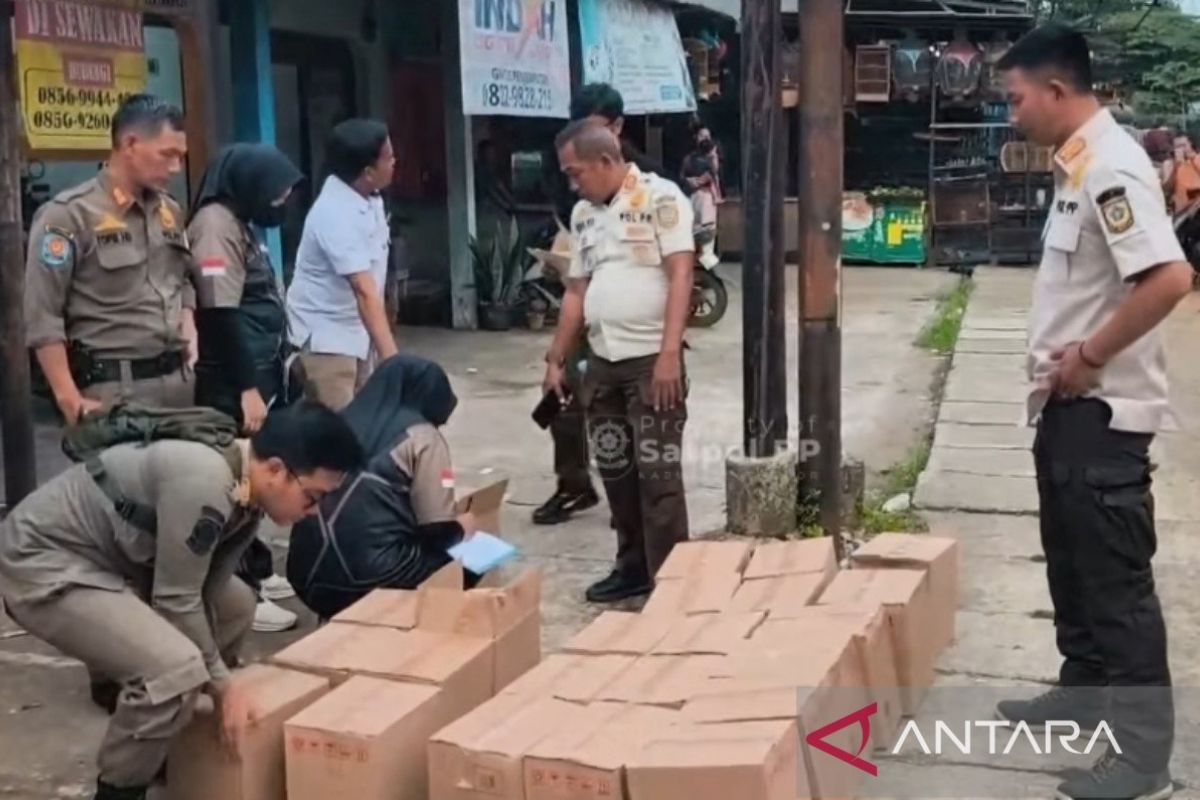 Satpol PP Kabupaten Bogor sita 1.133 botol miras ilegal di Cileungsi ...
