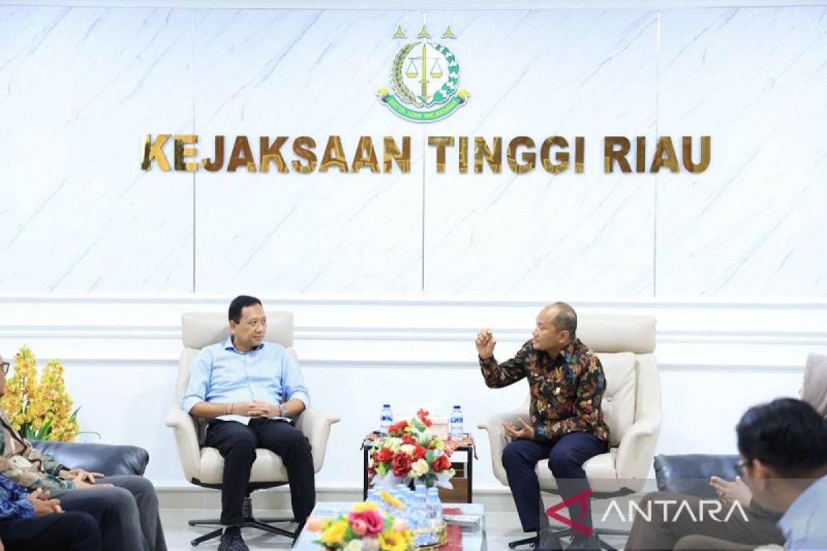 PLN Group Regional Riau Perkuat Sinergi dengan Kejati Riau Dukung ...