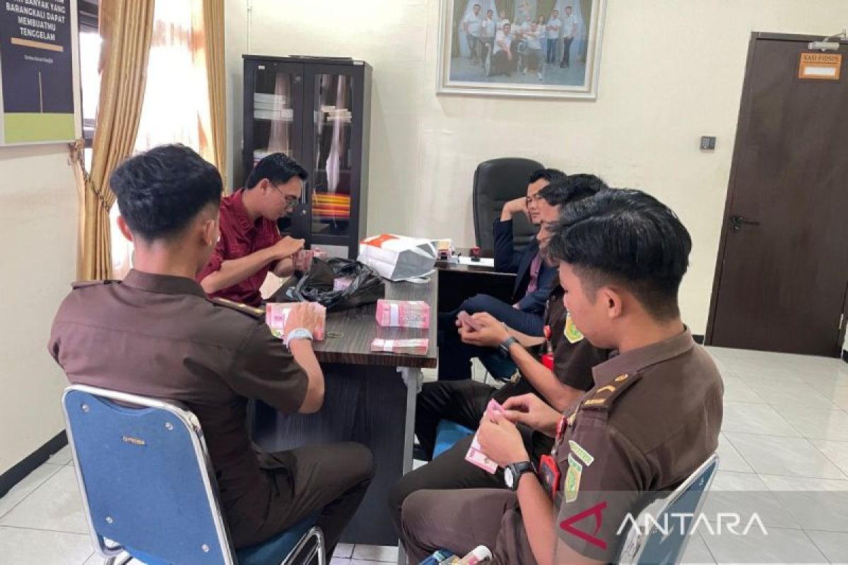 Kejari Kepahiang terima Rp503,52 juta dari tiga terpidana korupsi ...