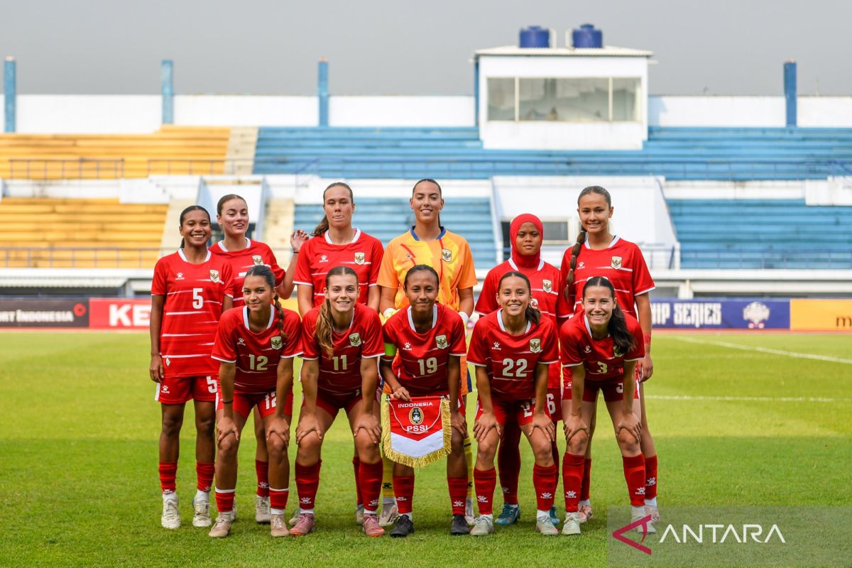 Ketum PSSI terus bangun fondasi sepak bola putri - ANTARA News ...