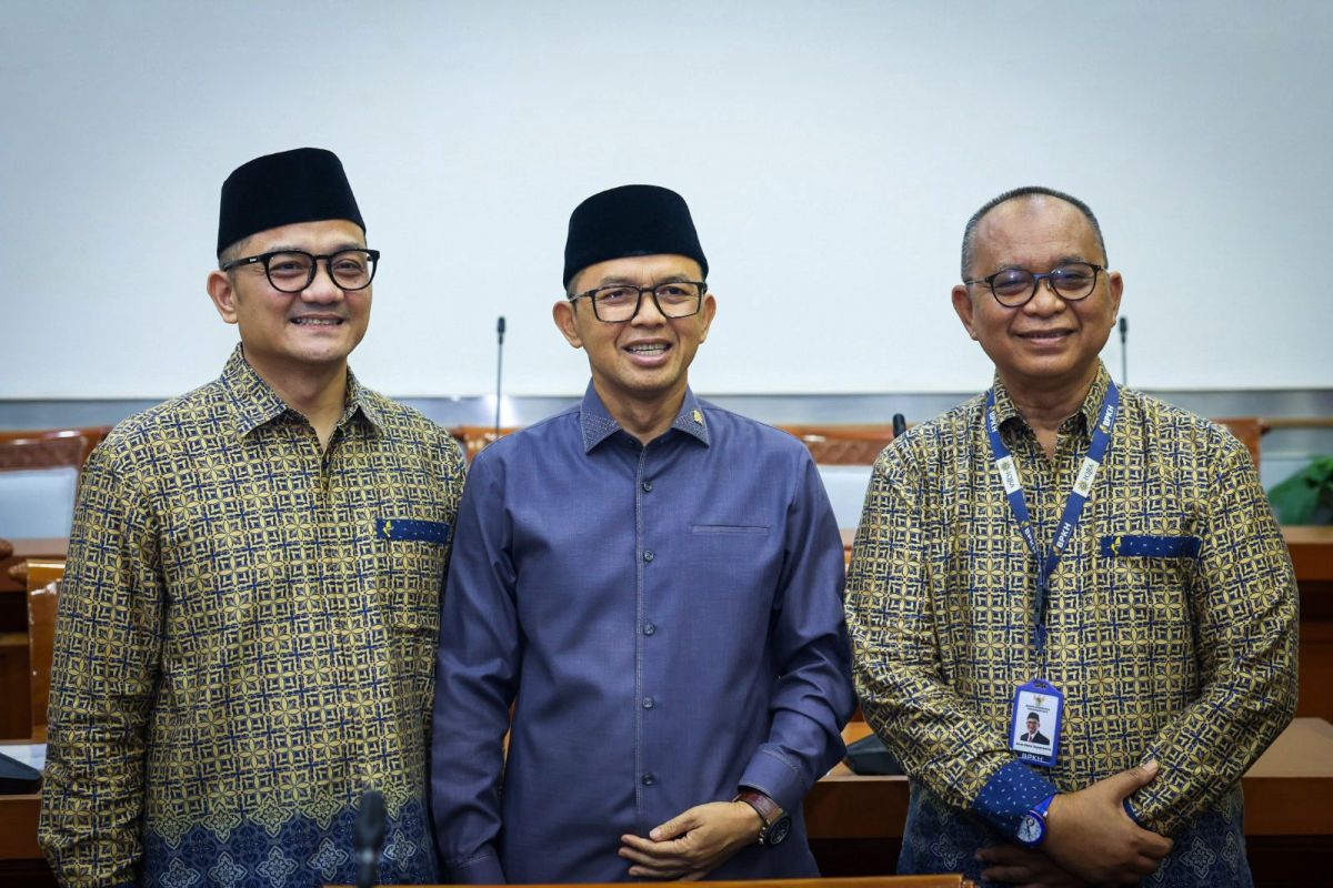 Komisi VIII dorong penguatan BPKH untuk optimalkan investasi dana haji ...