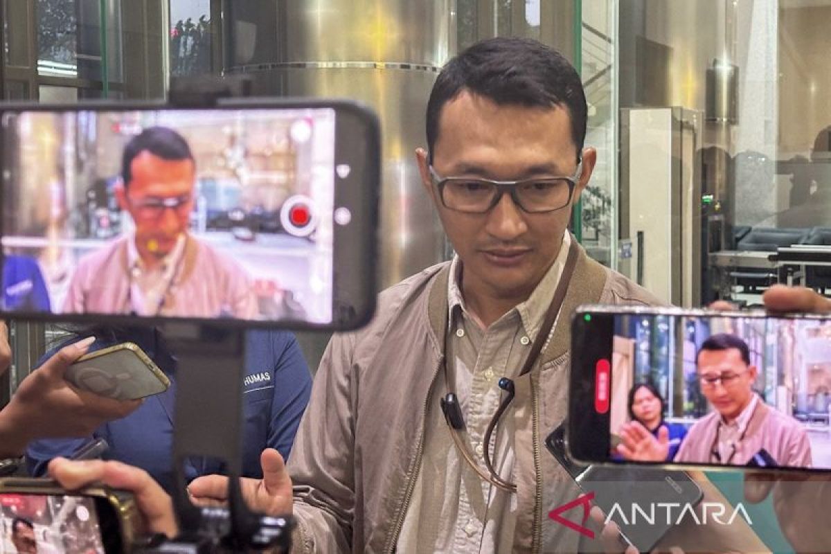 KPK geledah Biro Jasa pengurusan dokumen WNA di Bali - ANTARA News Kalteng