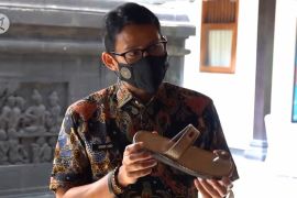 Pengunjung Candi Borobudur wajib pakai sandal upanat - ANTARA News