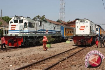 Peluncuran kereta api Moleks ditunda lagi - ANTARA News Yogyakarta ...