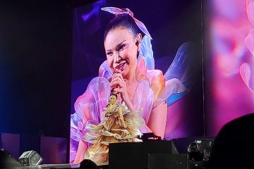 Rossa buka konser tunggal "Here I Am" dengan lagu "Tegar" - ANTARA News