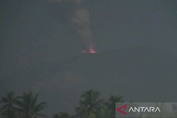 Gunung Ibu di Malut lontarkan abu vulkanik hingga 600 meter - ANTARA News