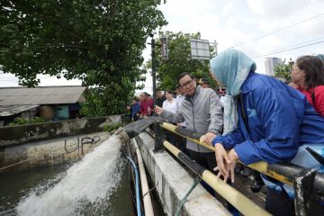 Jakarta governor urges joint action as floods hit city - ANTARA News