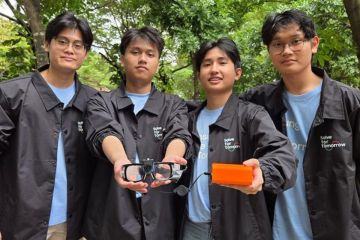 UI students develop smart glasses for visually impaired runners ...