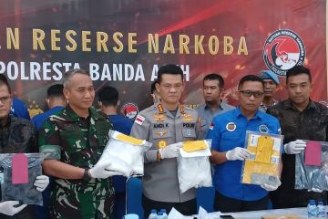 Aceh airport foils meth smuggling, four couriers arrested - ANTARA News