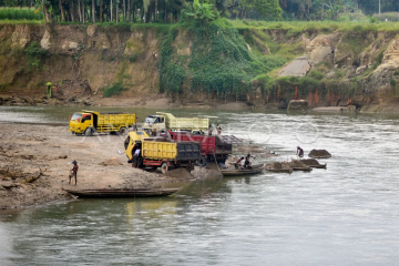 Aktivitas galian C ancam bantaran sungai Batang Anai - ANTARA Sumbar