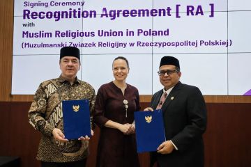 Indonesia, Poland sign halal products pact to boost global recognition ...
