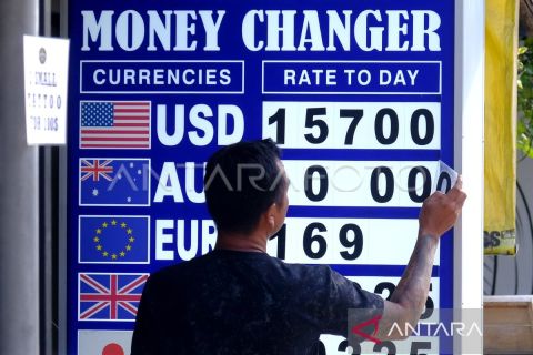 Kurs rupiah melemah seiring rilis data PDB AS yang lebih rendah ...