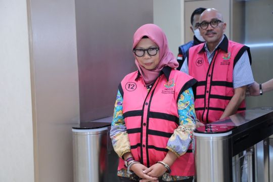 Dua eks pejabat Kemendikbudristek jadi tersangka dalam skandal pengadaan Chromebook