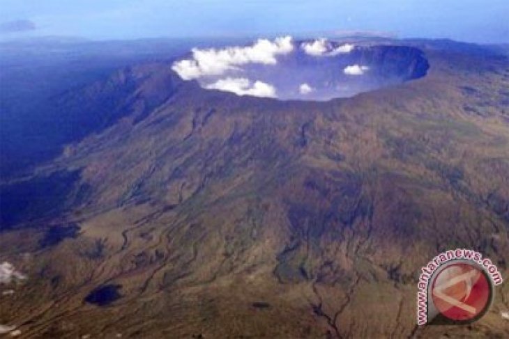 Mount Tambora still in alert status - ANTARA News