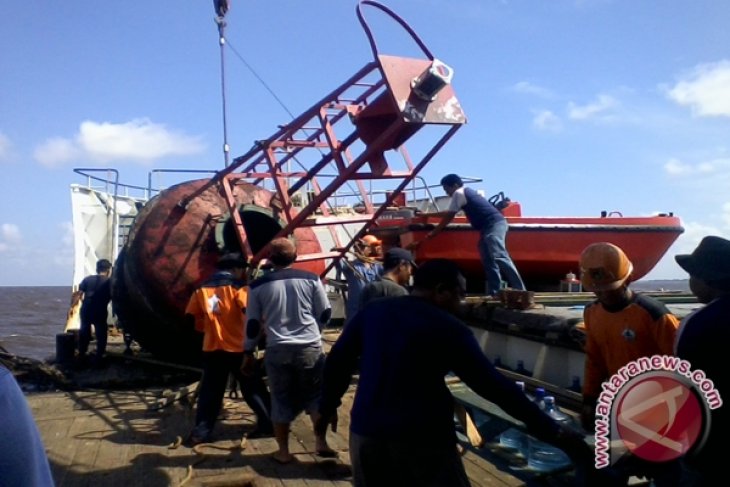 Kotabaru Perbanyak Rambu- Rambu Laut - ANTARA News Kalimantan Selatan