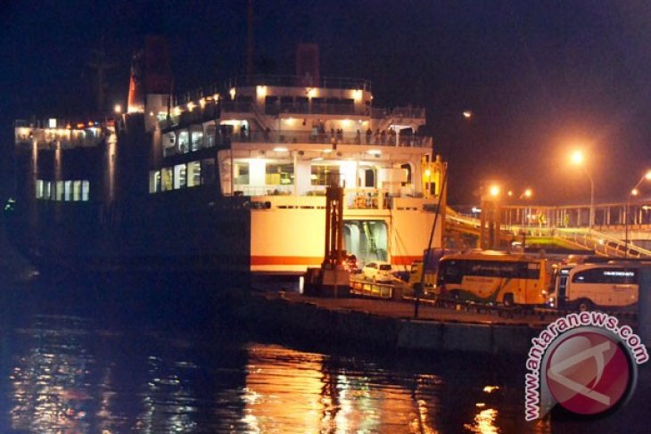 Pelabuhan Bakauheni-Merak Ramai Penumpang Di Libur Sekolah - ANTARA News Megapolitan