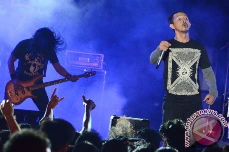 Band Asal Indonesia "Burgerkill" Pukau Pengunjung Pestival Musik Metal ...