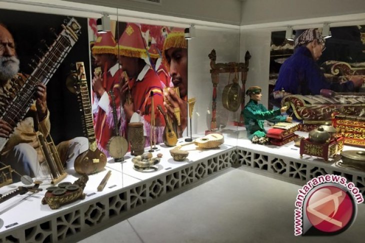 Museum di Spanyol Pamerkan Alat Musik Tradisional Indonesia - ANTARA ...