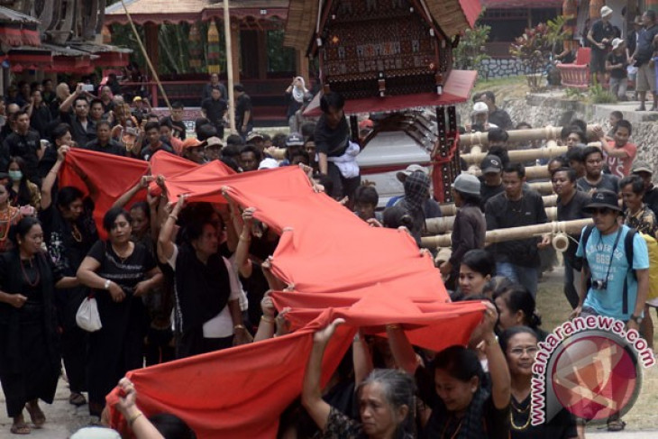 Prosesi Upacara Rambu Solo - ANTARA News