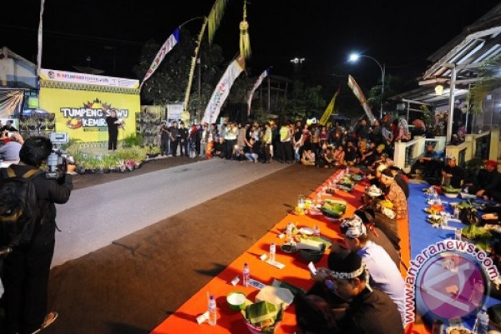 Tumpeng Sewu dan Mepe Kasur Warga Using - ANTARA News Jawa Timur Tumpeng Sewu dan Mepe Kasur Warga Using - ANTARA News Jawa Timur