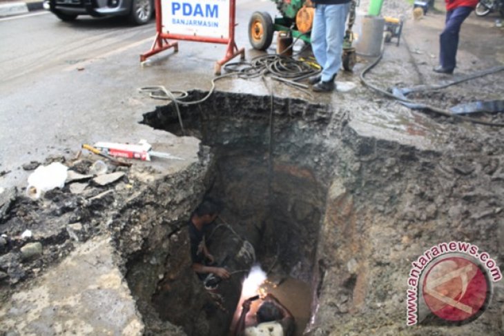 Pipa PDAM Putus Akibat Longsor - ANTARA News Kalimantan Selatan