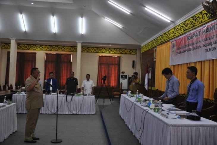 Panitia DPRD Angket Panggil Sekda Melawi - ANTARA News Kalimantan Barat Panitia DPRD Angket Panggil Sekda Melawi - ANTARA News Kalimantan Barat