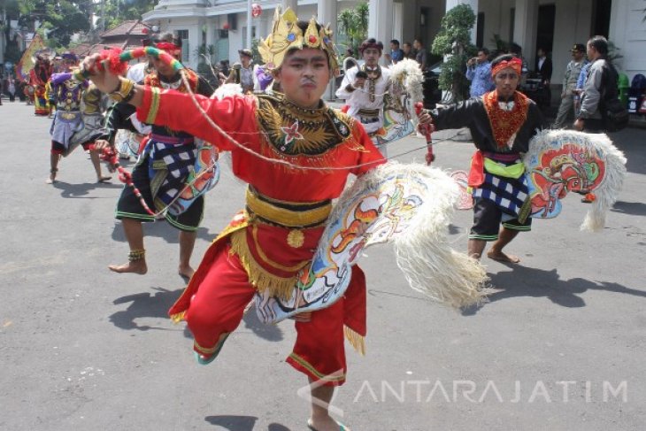Tradisi Kirab Ruwatan Malang