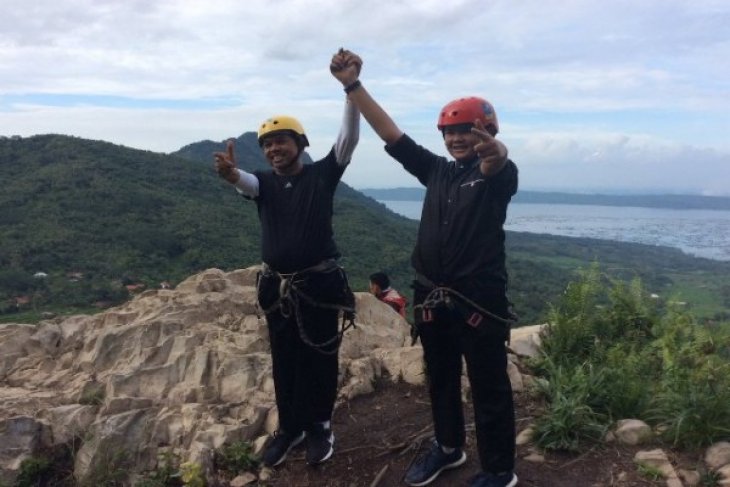 Gunung Parang Jadi Daya Tarik Pemanjat Tebing - ANTARA News Megapolitan