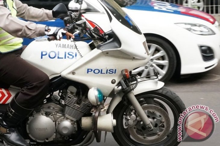 Motor dinas polisi perbatasan di lengkapi alat damkar - ANTARA News ...