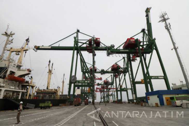 Pelabuhan Gresik Terapkan Sistem Daring Inaportnet - ANTARA News Jawa Timur