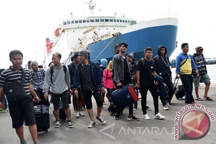 Lima Korban Tewas Dalam Musibah Kebakaran KM Mutiara Sentosa I - ANTARA ...