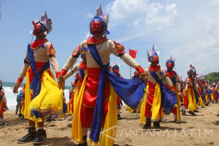 Rekor Dunia Tari Bapang Terbanyak