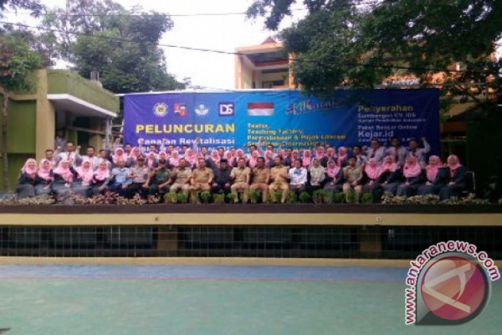 SMK Wikrama Bogor Programkan Revitalisasi Selaras Nawacita - ANTARA ...