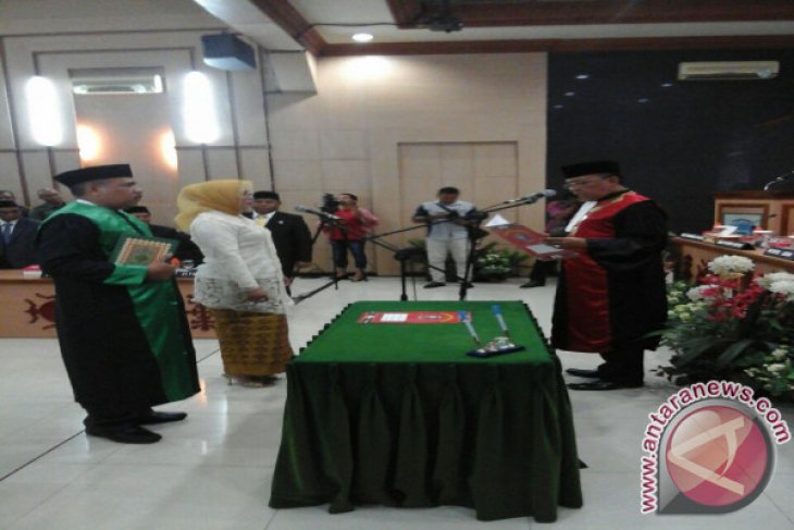 Elly Toisuta Wakil Ketua DPRD Ambon - ANTARA News Ambon, Maluku