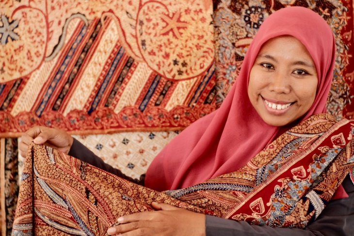 Menyelamatkan Rifaiyah, batik multikultur dengan spirit Islam - ANTARA ...