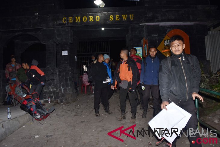 Seratusan Pendaki Gunung Lawu Terjebak Akibat Kebakaran Hutan Antara