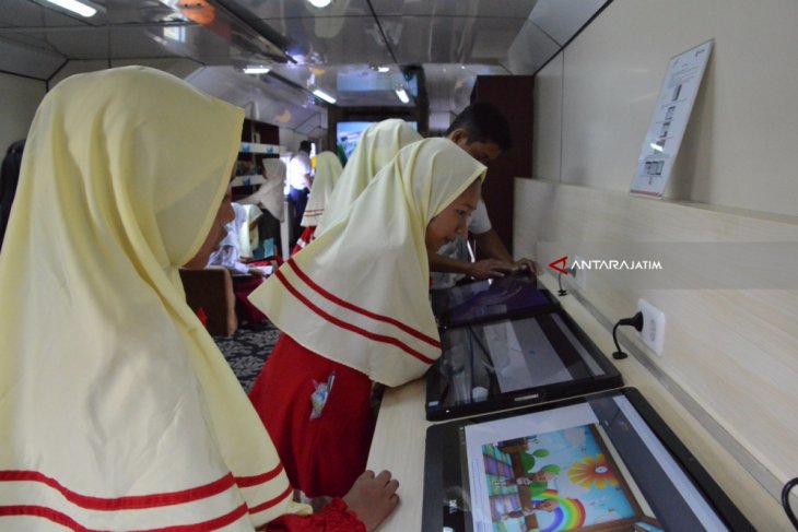 KAI Daop 9 Sediakan Rail Clinic dan Rail Library di Stasiun Glenmore ...