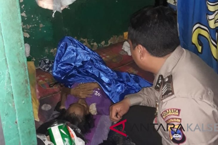 Polsek Banjarmasin Tengah selidiki temuan mayat wanita tua - ANTARA ... Polsek Banjarmasin Tengah selidiki temuan mayat wanita tua - ANTARA ...