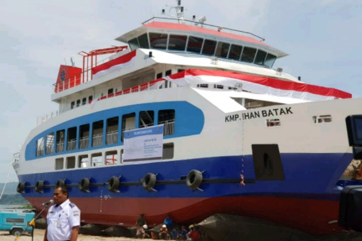 ASDP operasikan kapal feri KMP Ihan Batak di lintasan penyeberangan ...