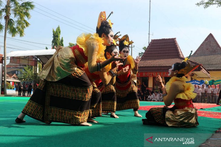 Tari Thengul massal digelar Pemkab Bojonegoro pada Juli - ANTARA News ...