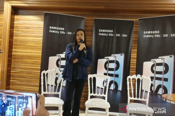 Kiat bikin video "super steady" pakai smartphone ala Jay Subyakto ...