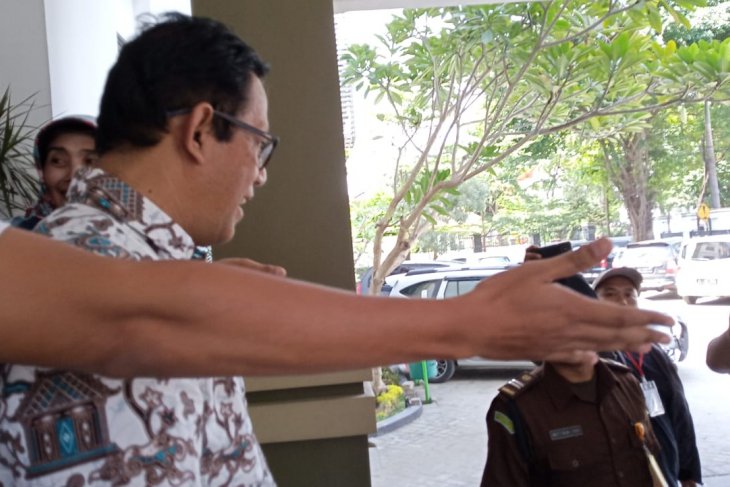 Kepala SMPN 2 Tulungagung ditahan terkait kasus pungli PPDB 2017 ... Kepala SMPN 2 Tulungagung ditahan terkait kasus pungli PPDB 2017 ...