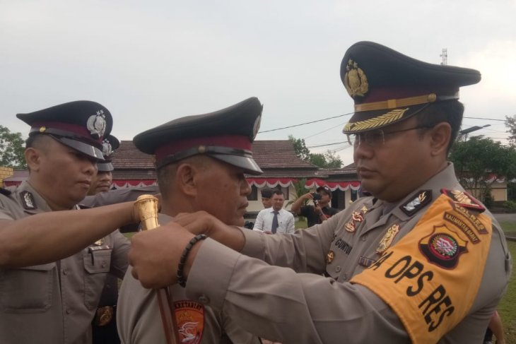 35 anggota Polres Bengkayang naik pangkat - ANTARA News Kalimantan Barat