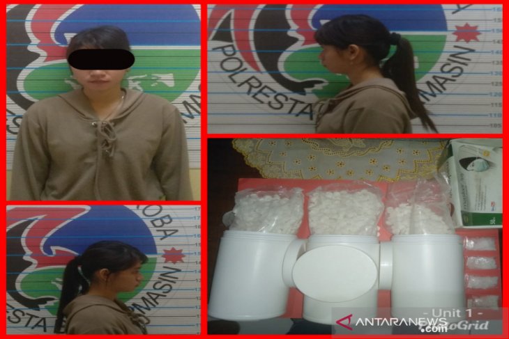 Satuan Narkoba Polresta Banjarmasin ringkus "IRT" simpan sabu-sabu dan ribuan butir Carnophen ...