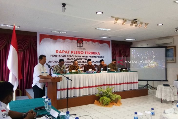 KPU Tapanuli Selatan tetapkan 35 kursi parpol pemenang Pemilu 2019 ... KPU Tapanuli Selatan tetapkan 35 kursi parpol pemenang Pemilu 2019 ...