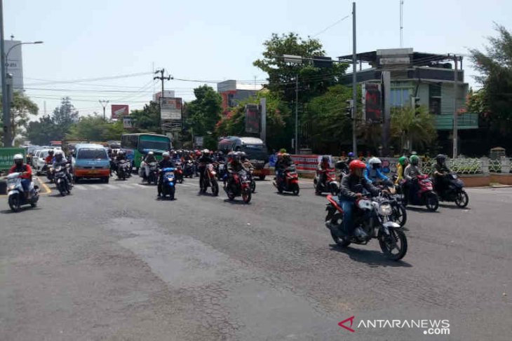 Asap kendaraan bermotor penyumbang terbesar polusi udara di Cirebon ...